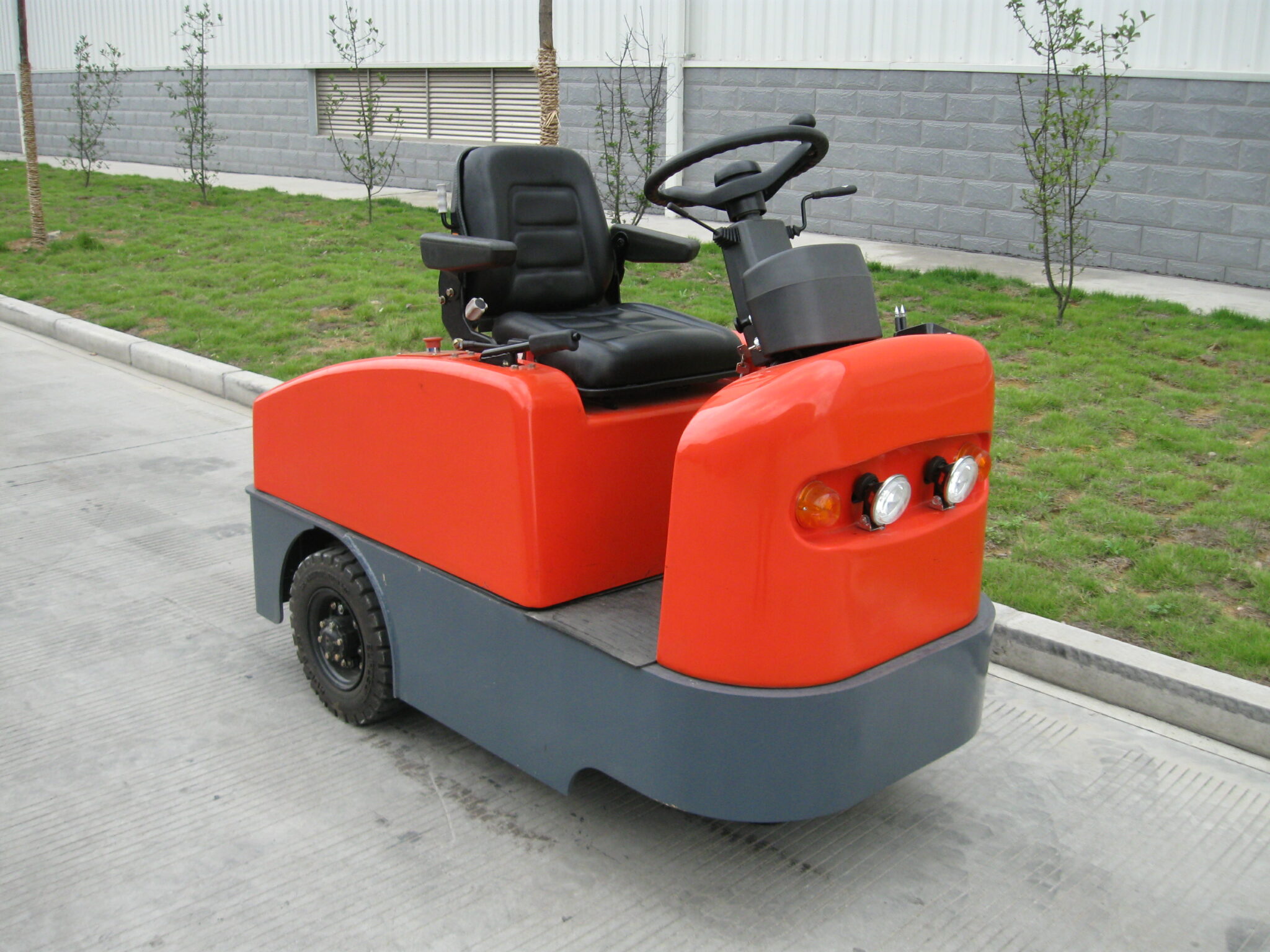 HELI Tow tractors - Öhman Trukit